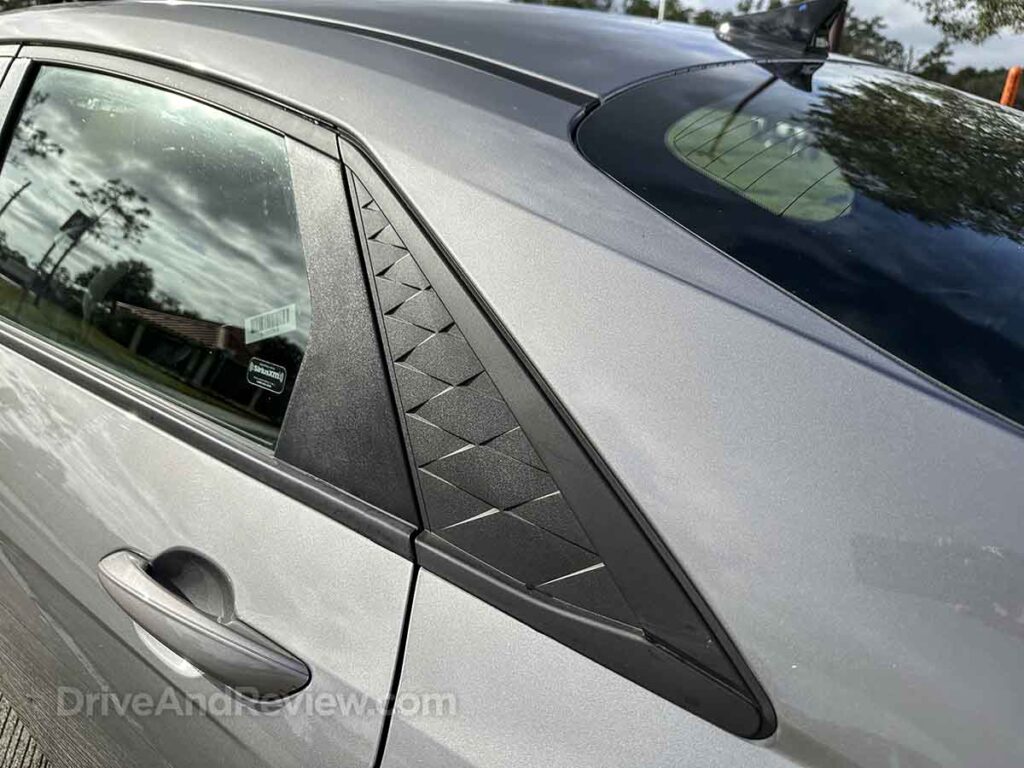 2024 Hyundai Elantra review: cheap (and a little ugly) never felt so ...